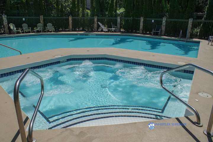 Pool And Hot Tub Access, Newly Renovated Suite With Free Parking, Wifi - British Columbia