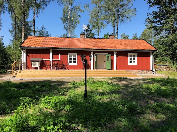 Cottage | Idyllic Location | Porch | Bbq - Stockholms län