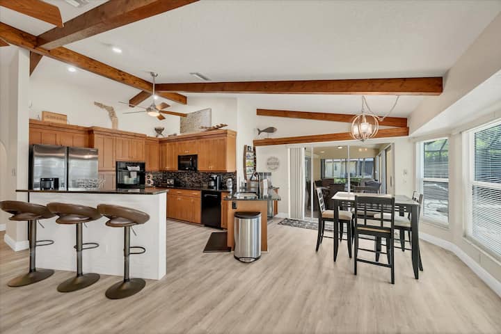 Beautiful 5 Star Villa With Private Pool On The Prestigious Charlotte Harbor - Punta Gorda, FL