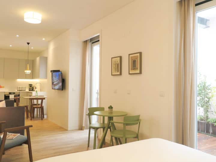 Chiado Modern Apt With Ac Elevator Green Terrace - Lissabon