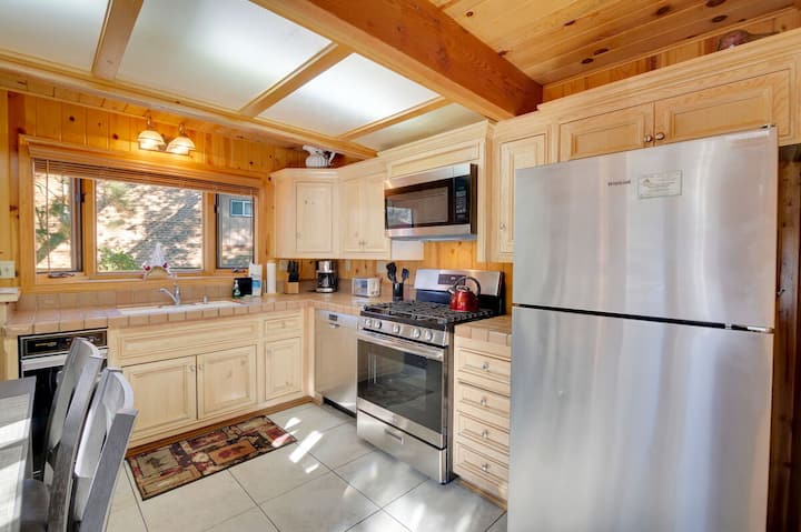 Switzerland Basecamp Ski Chalet At Snow Summit - Snow Summit Ski Resort, CA