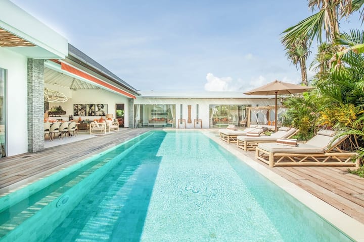 Dreamy 5 Br Villa 200m To Berawa Beach - Canggu