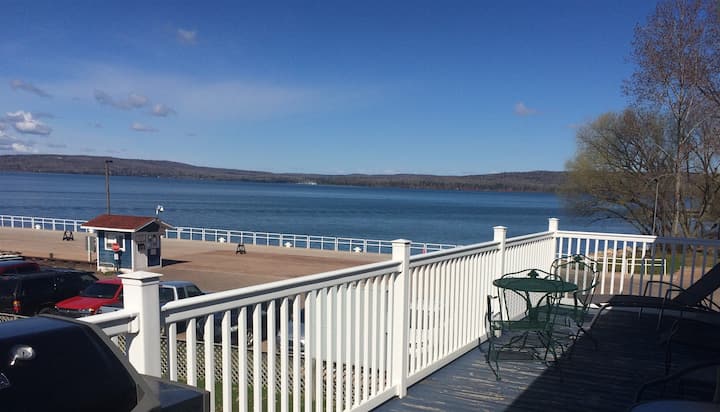 Superior View - 2 Bed/1 Bath Second-floor Apartmen - Bayfield Apple Festival