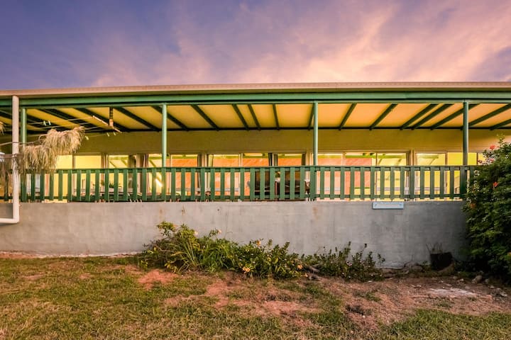 Endeavour: Rustic 2bdr Home, Beautiful View 1770 - Seventeen Seventy