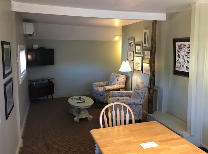 Suite Two At La Pointe Lodging - Big Bay State Park, La Pointe