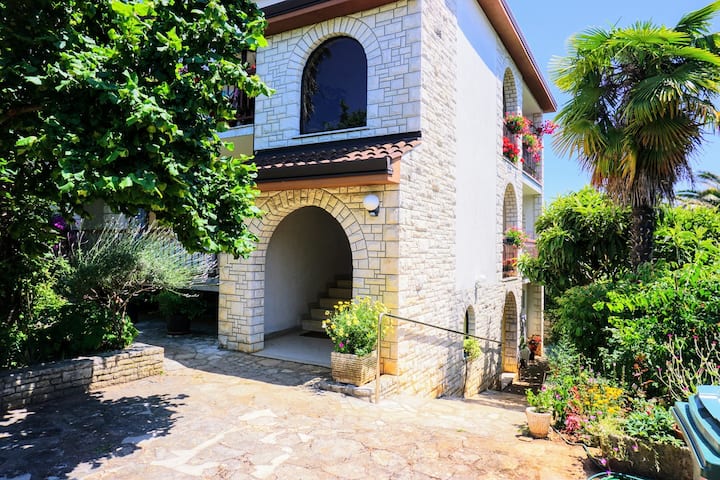 100 M² Appartamento Vacanza ∙ 4 Camere Da Letto ∙ 8 Ospiti - Salvore