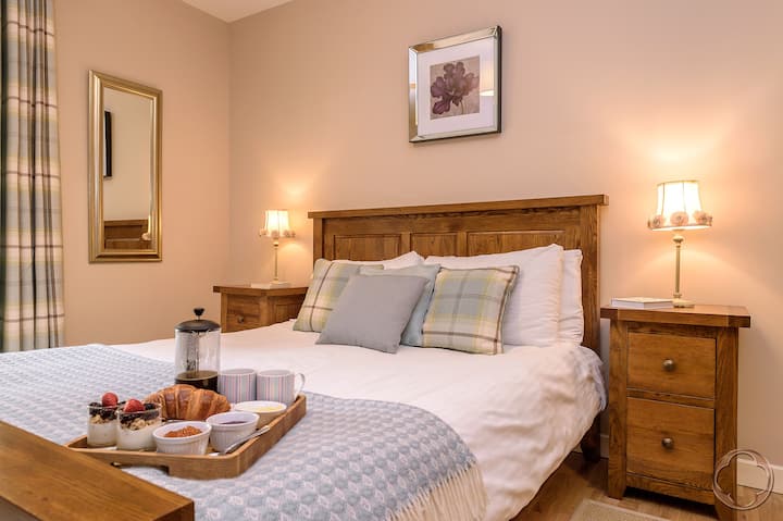 Two Bedroom Apartment On The Shores Of Loch Ness - fort augustus