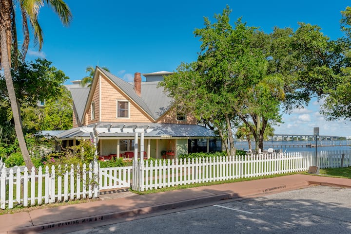 Owl House River Retreat At Old Colorado Inn - Jensen Beach, FL