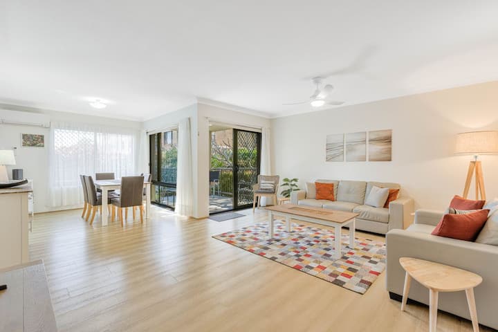 Bilinga Gardens 3 - Bilinga/ North Kirra Beachfront - Min. 3 Night Stays! - Coolangatta