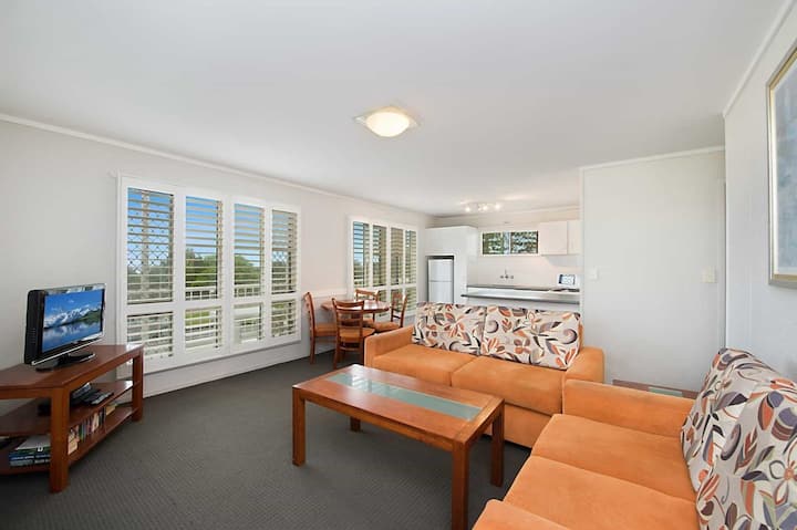 Legacy 3 - Bilinga Beachfront Min. 3 Night Stays! - Coolangatta