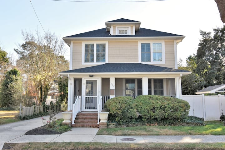 Large House Downtown Rehoboth Beach W/ Hot Tub - Rehoboth Beach, DE