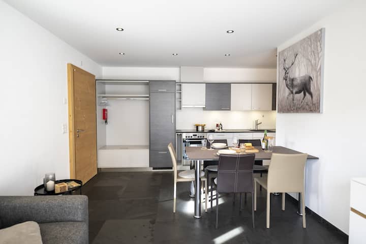 Chasa Fionas: Quiet 2.5-room Flat With Seating Are - Scuol