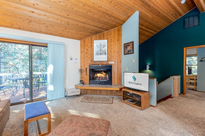 Coyote 2 - Cozy Cabin, Close To Village, Hot Tub - Sunriver, OR