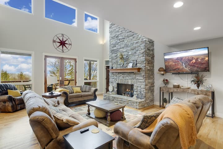 Large Luxury Home With Great Views - Sugar Mountain, NC