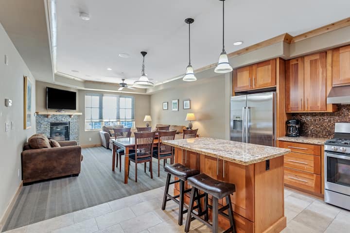 Modern Condo - Great Location Sm#202! - Bear Valley, CA