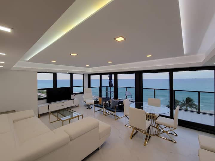 Direct Oceanfront Luxury Palace Panoramic View1102 - Miami Beach, FL