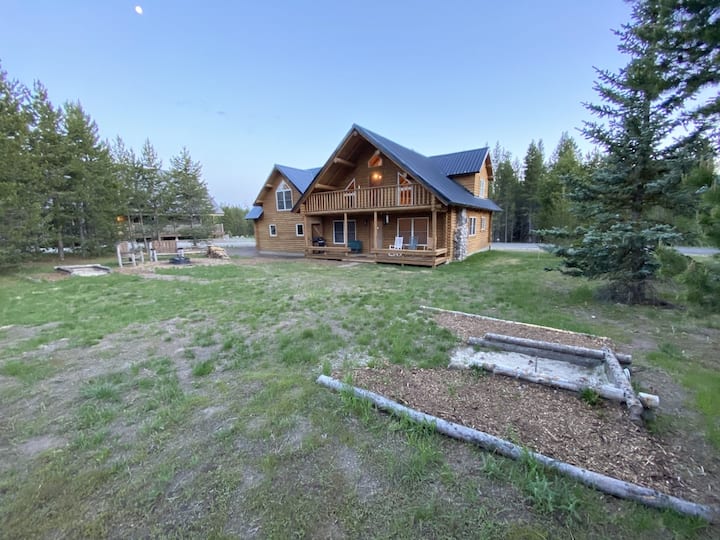 Yellowstone Escape - Game Room - Hot Tub- Fire Pit - Island Park, ID