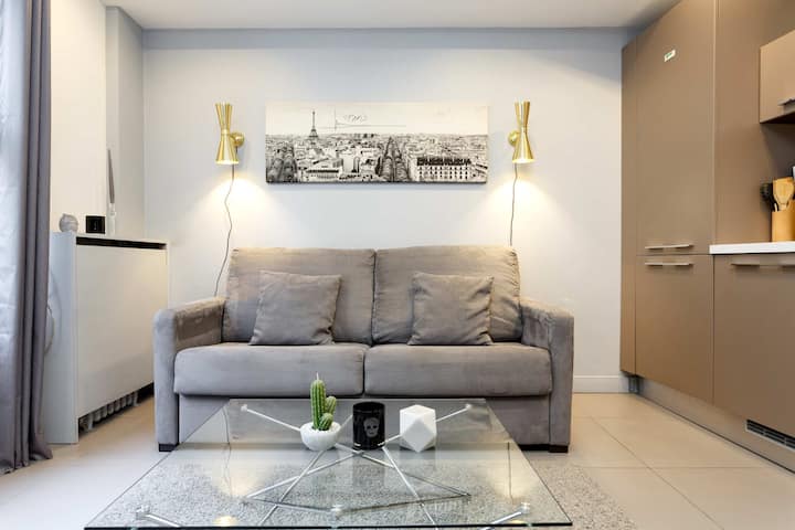 Modern Flat Ac. Sl4 By Habitat Parisien - Paříž