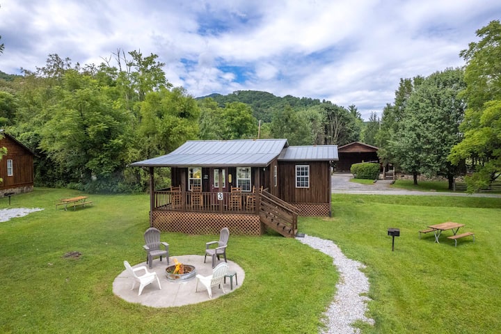 Deep Creek Cabin Unit 3- Reel Retreat - Bryson City, NC