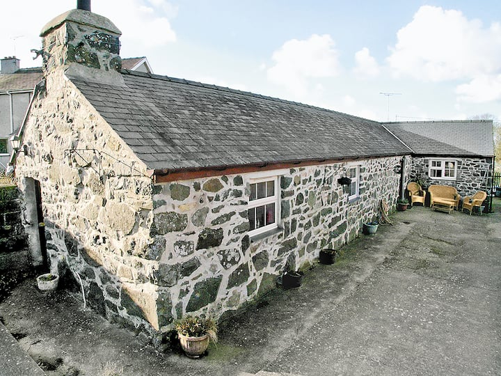 Cae Bach Cottage - Gwynedd