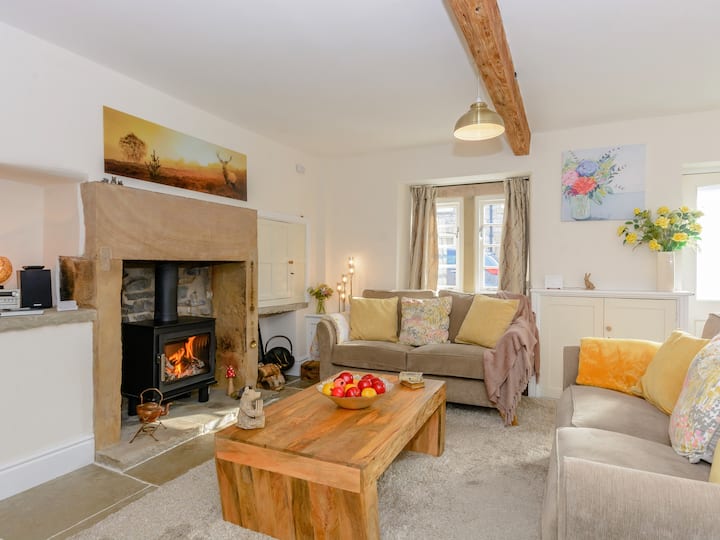 3 Bedroom Accommodation In Ashford-in-the-water, Near Bakewell - Derbyshire