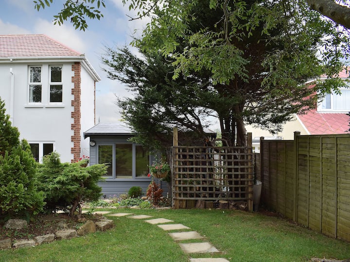 Apple Tree Cottage - Shanklin