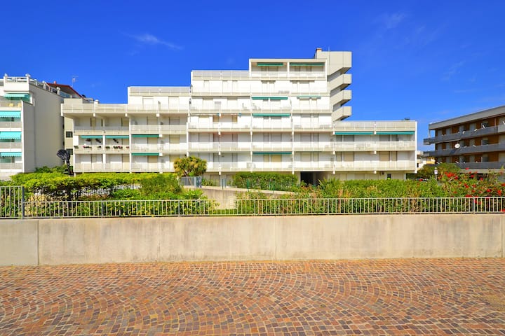 Punta Dell'est Type C - Seafront With Pool - Lignano Sabbiadoro