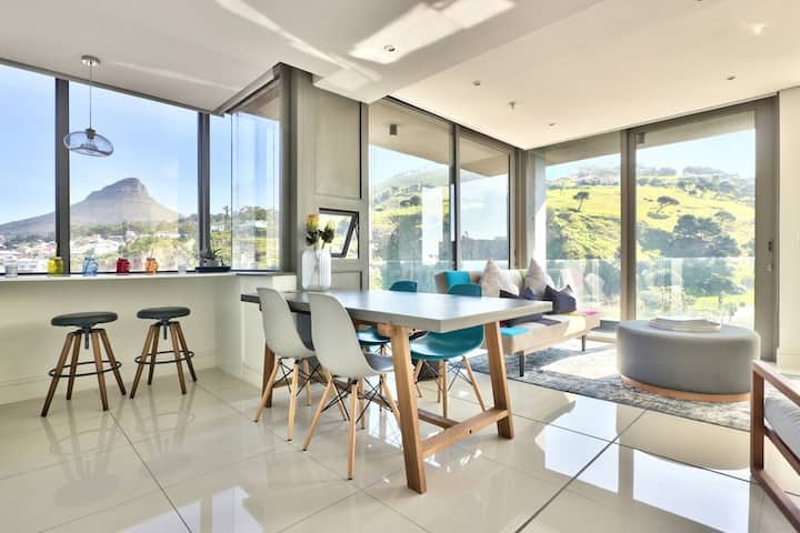 Glorious Table Mountain Views From De Waterkant - Camps Bay