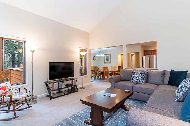 47 Mccloud - Upper Unit 3 Bedrooms - Carson City, NV