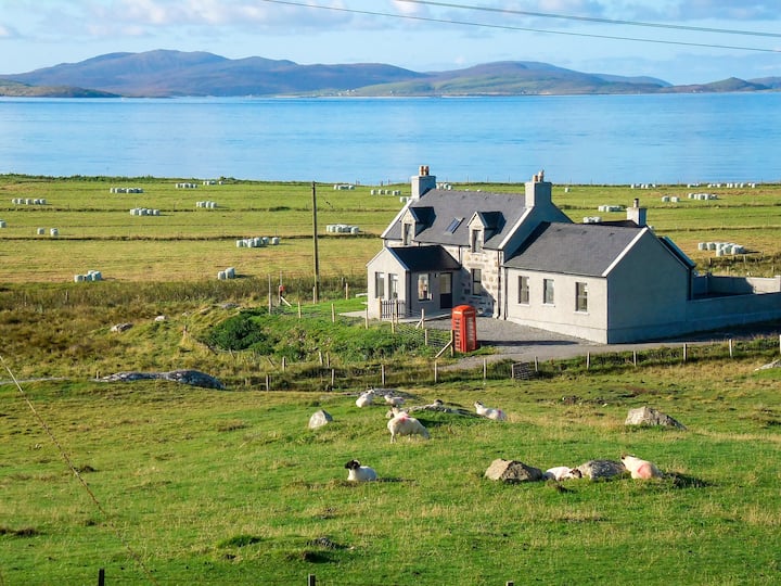 Kilbride Beach Cottage - South Uist
