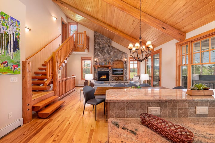 Bear Pause | Pet Friendly | Hot Tub - Colorado