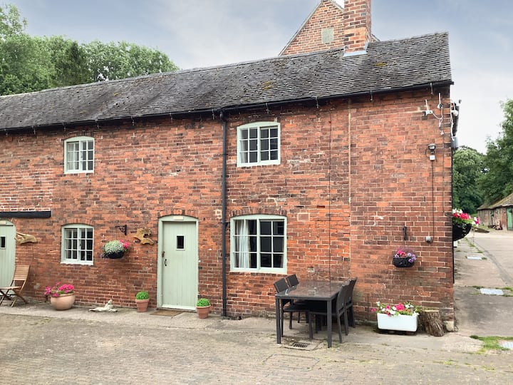 Repton Cottage - 25348 - Staffordshire