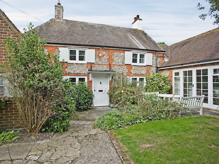 4 Bedroom Accommodation In West Wittering - Hampshire