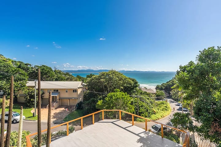 Byron Bay Accom - Wategos House - 13 Brownell Drive, Wategos - Pet Friendly - Suffolk Park