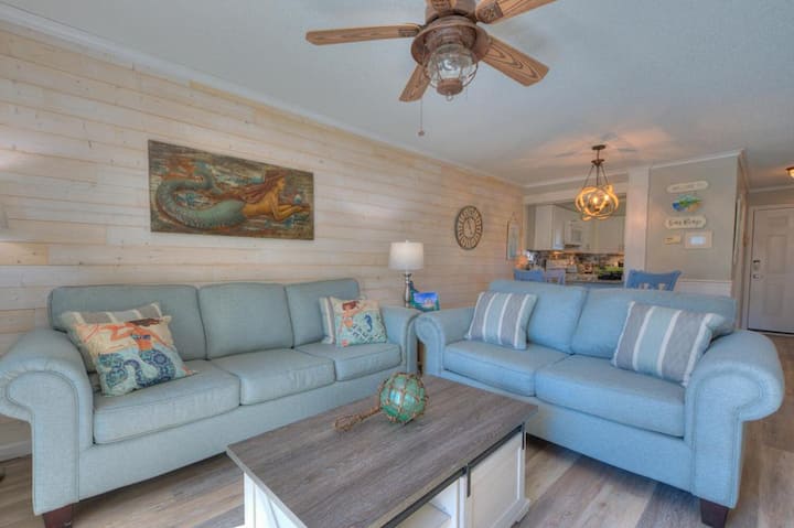 Oceanview Condo In Caswell Beach For 6 - Bald Head Island, NC