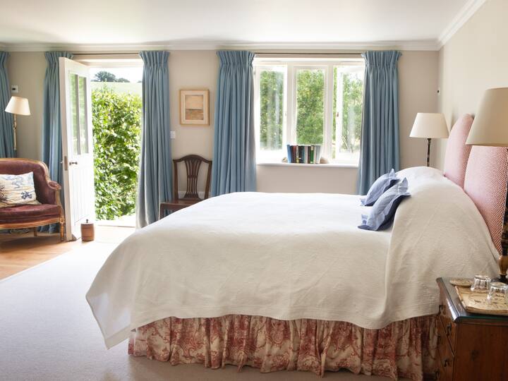Large Superking Room With Private Terrace - Shaftesbury