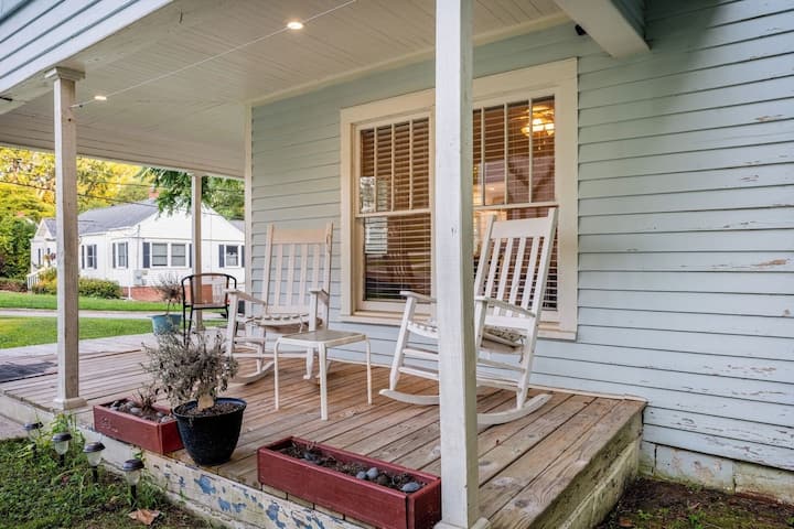 Historic 2br Retreat • Walk To Eats • Porch & Yard - Cary, NC
