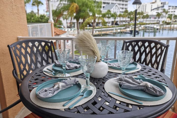 Waterfront & Pet Friendly! 201 Harborview Grande - Clearwater, FL