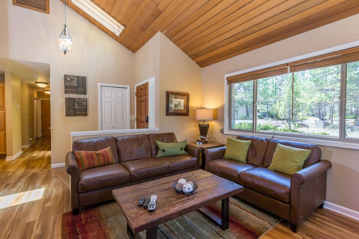 Rogue 4 - Cozy Home, A/c, Gas Fireplace, Bikes, - Sunriver, OR