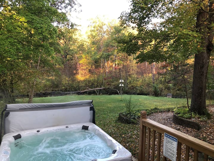 Quiet Retreat. Golf Courses, Gull Lake And Casino - Battle Creek, MI