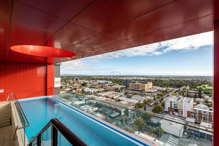 Sky High On Grote: An Elevated Inner-city Stay - Adelaide