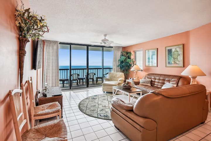 Popular And Stunning 4 Bedroom Oceanfront Condo. Ocean Drive. Great Amenities. - North Myrtle Beach, SC