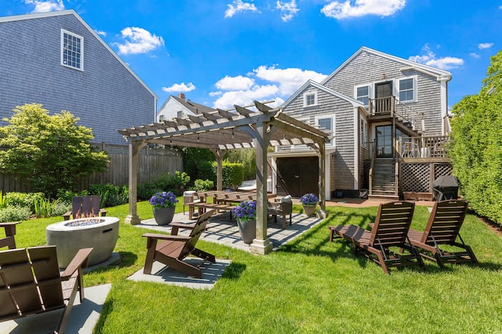 Walk To Children's Beach | 5br W/ Yard + Firepit - Nantucket, MA