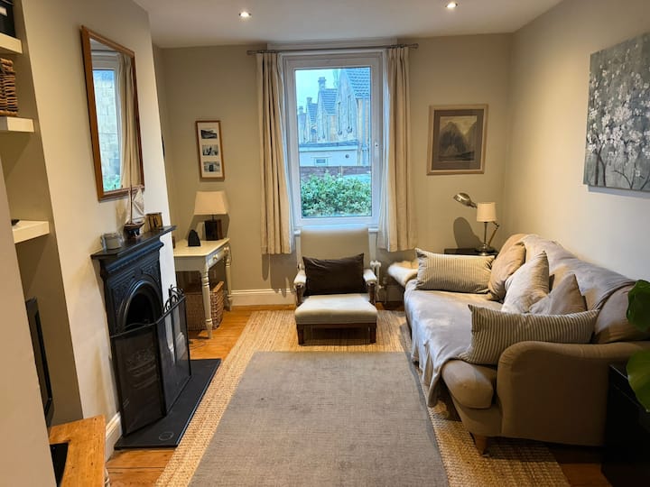 Victorian 2-bed Cottage With On Street Parking - Bath