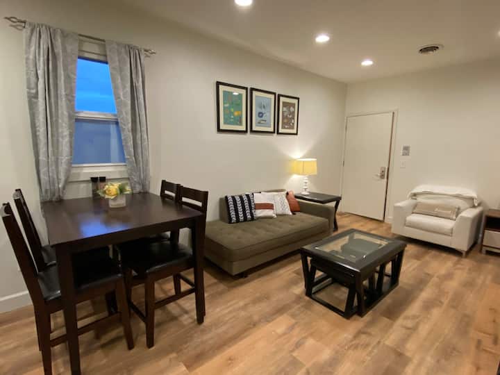 Downtown 2 Bedroom Loft Apartment Unit 5 - 比靈斯