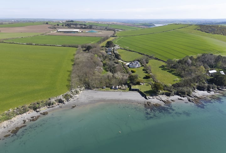 Schoopers Is Set Amongst Rolling Green Fields On The Edge Of The Camel Estuary. - Padstow