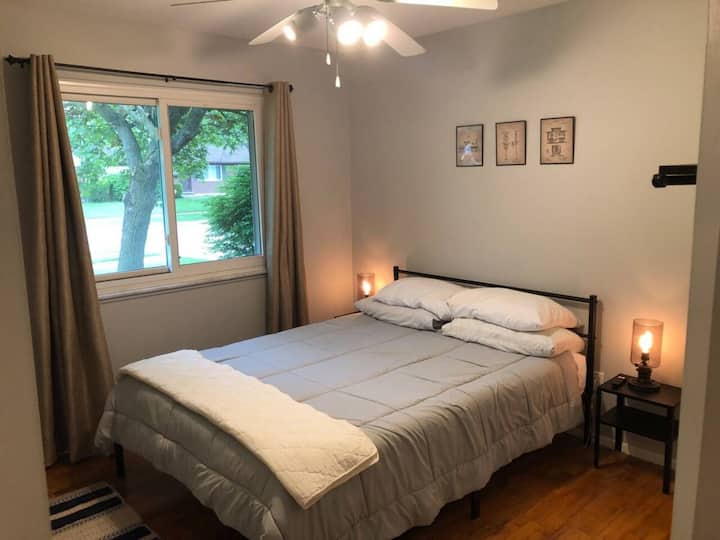 3 Bedroom Industrial Vibe - Sterling Heights, MI