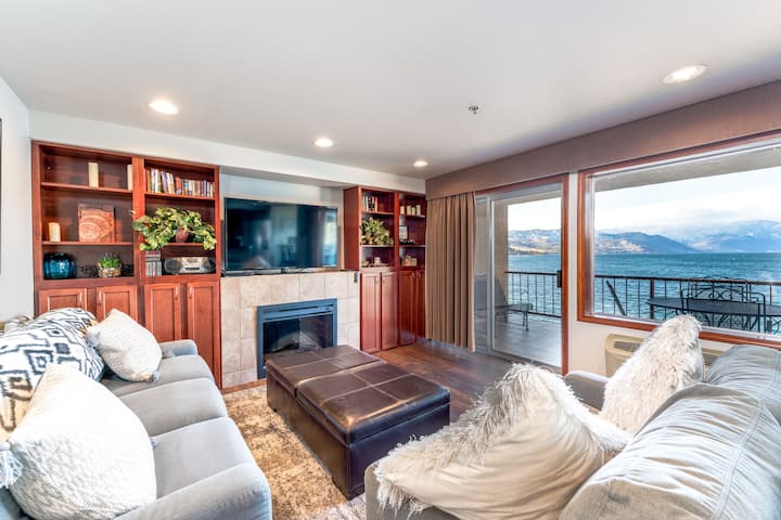 Grandview 303 -2 Bedroom Waterfront Condo - Chelan, WA
