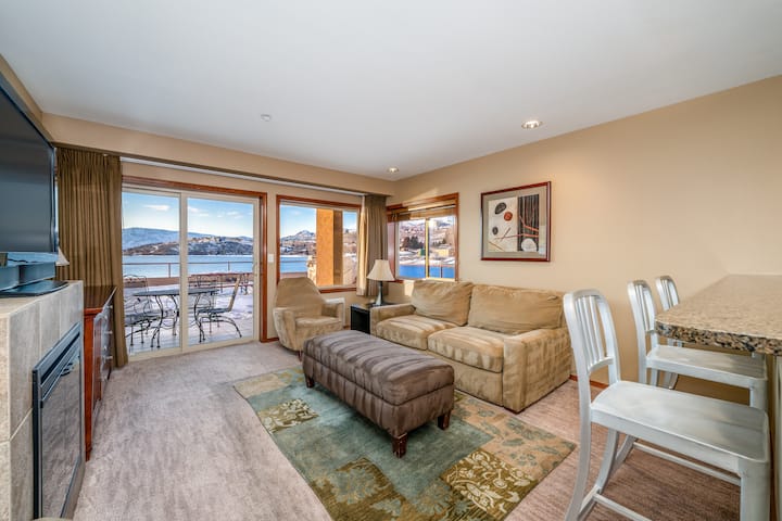 Grandview 518 Waterfront Condo On Lake Chelan - Chelan, WA