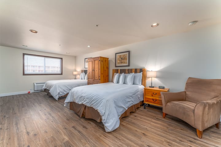 Grandview 305a - Third Floor Condo - Chelan, WA